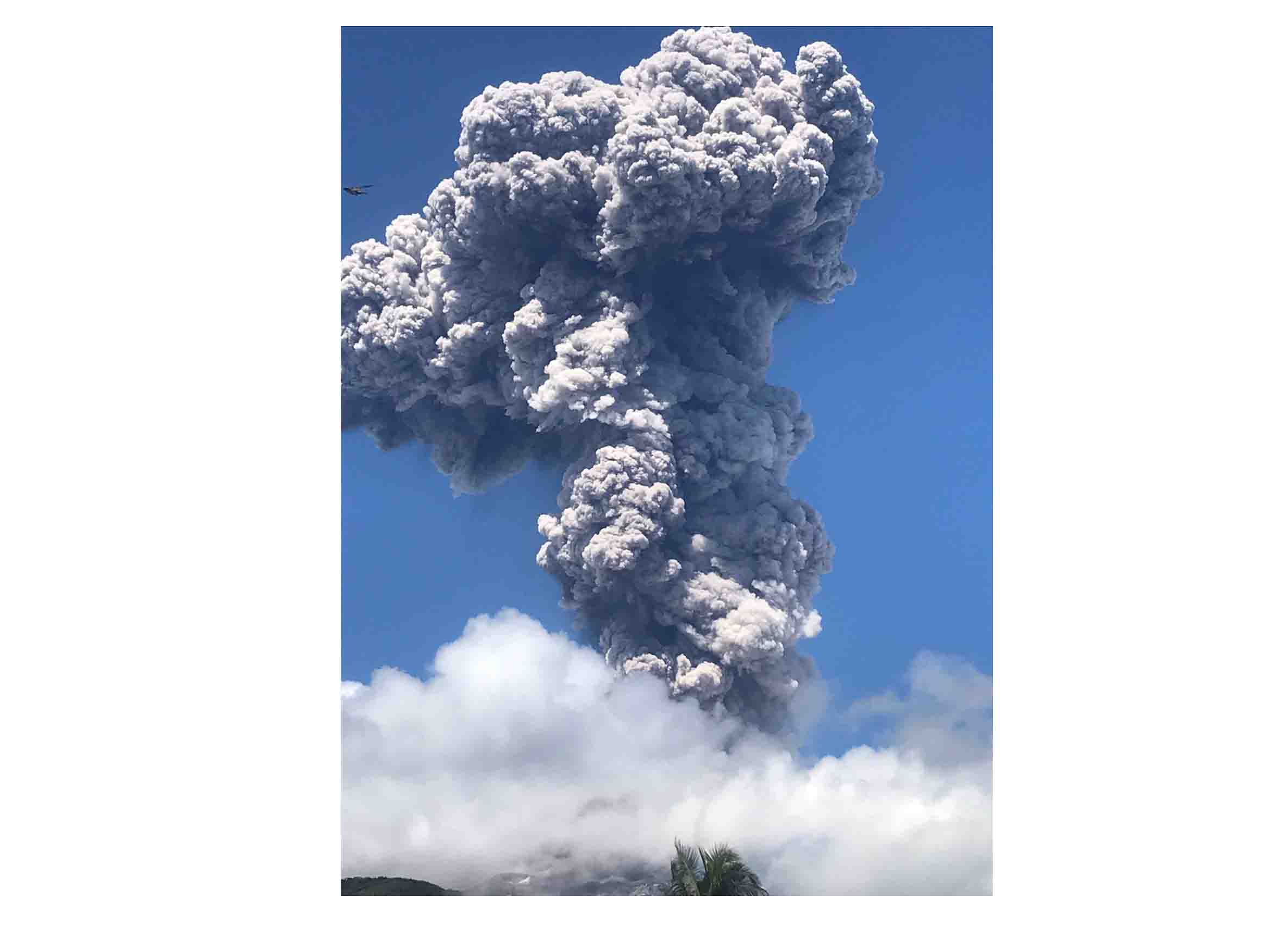 Erupsi Gunung Ibu Halmahera Barat Disertai Suara Dentuman dan Gemuruh - FajarMalut.com